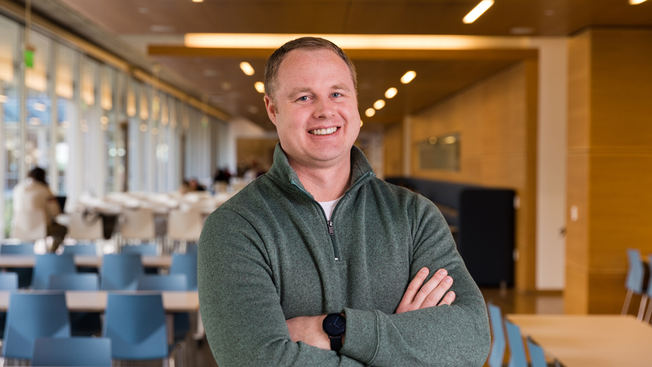 Being customer-obsessed makes Kevin #oldnavyproud | Gap Inc.