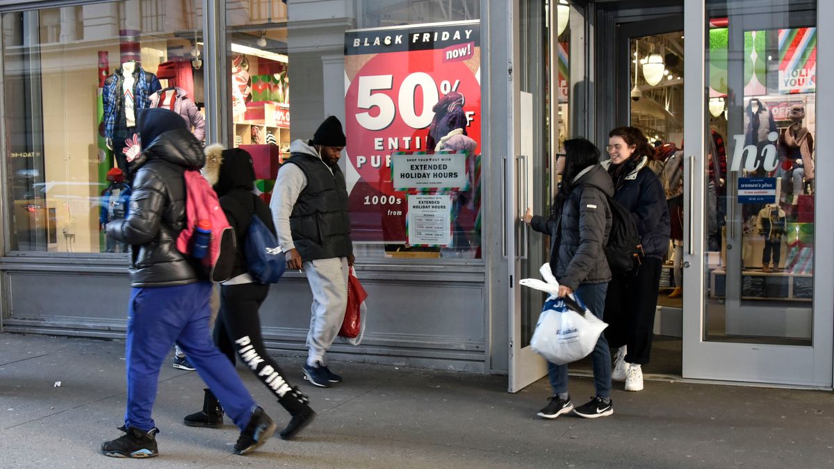 Thanksgiving to Cyber Monday: By The Numbers | Gap Inc.